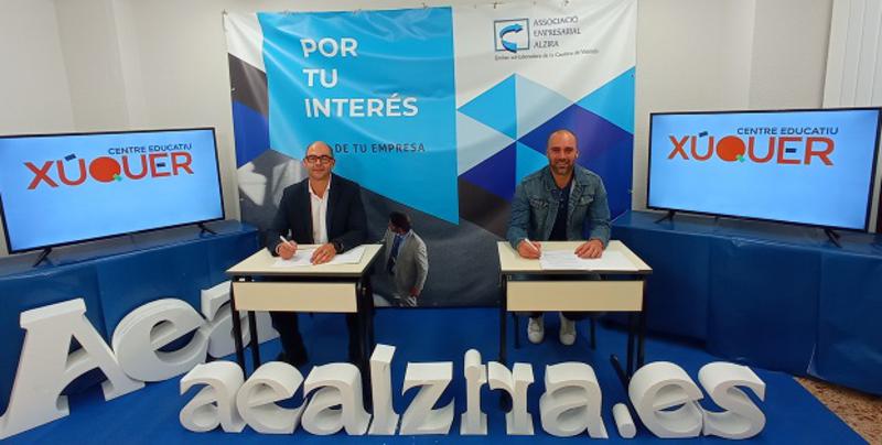 Xúquer Centre Educatiu Firma Un Acuerdo De Colaboración Con La